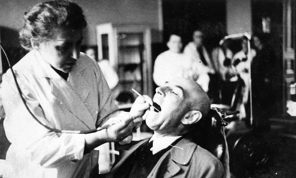 Camps and Ghettos – The Holocaust Explained: Designed for schools